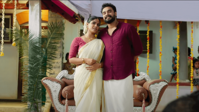 Jeevamshamayi Lyrics | Malayalam Movie Theevandi | Tovino Tomas