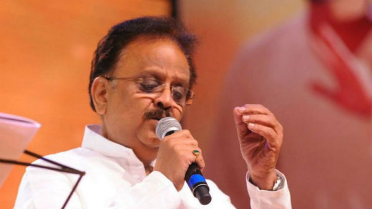 Tharapadham Chethoharam Lyrics | Malayalam Movie Anaswaram | Mammootty ...